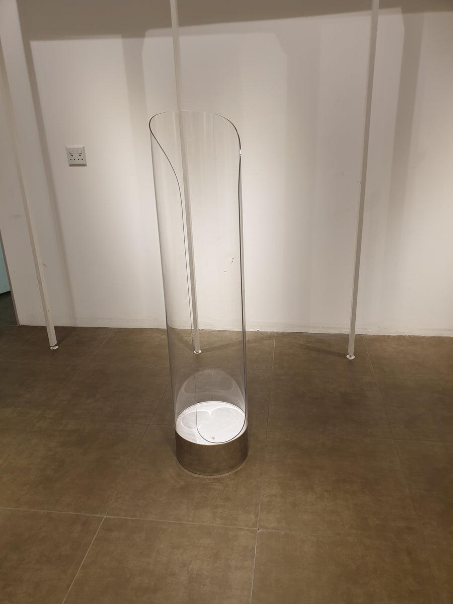 round tubular perspective display unit – Nature Nurture